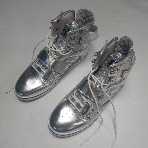 Vlado | Shoes | Vlado Womens Atlas Silver Metallic Sneakers Size 9 ...